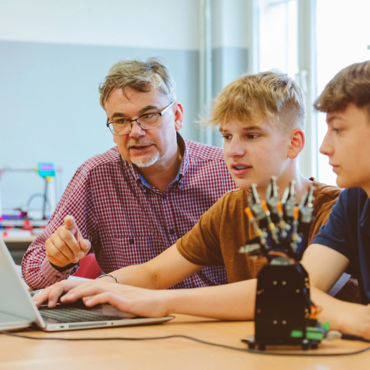 Zoom Drop In: Additional Needs & Schools' Ministry / 7-8pm · Urban Saints